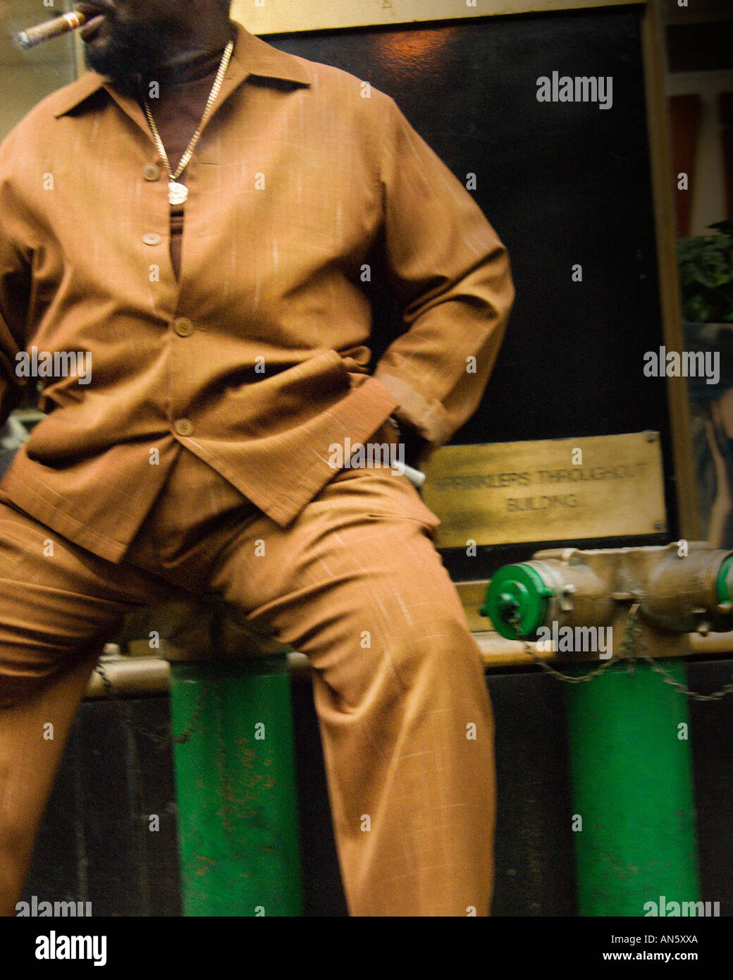 Man smoking large cigar hi-res stock photography and images - Alamy