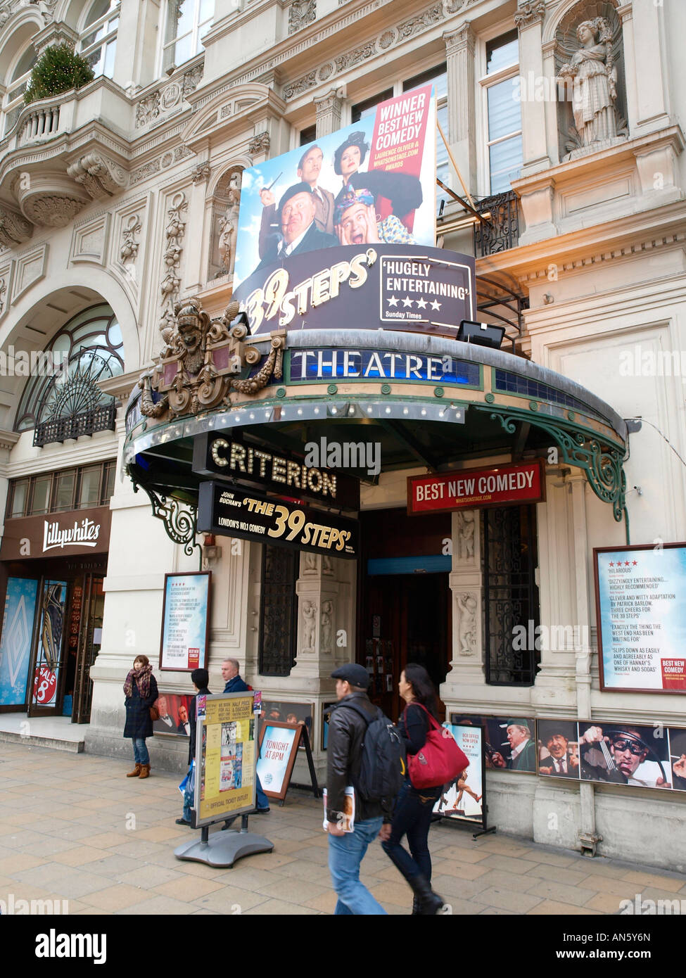 Piccadilly theater hi-res stock photography and images - Alamy