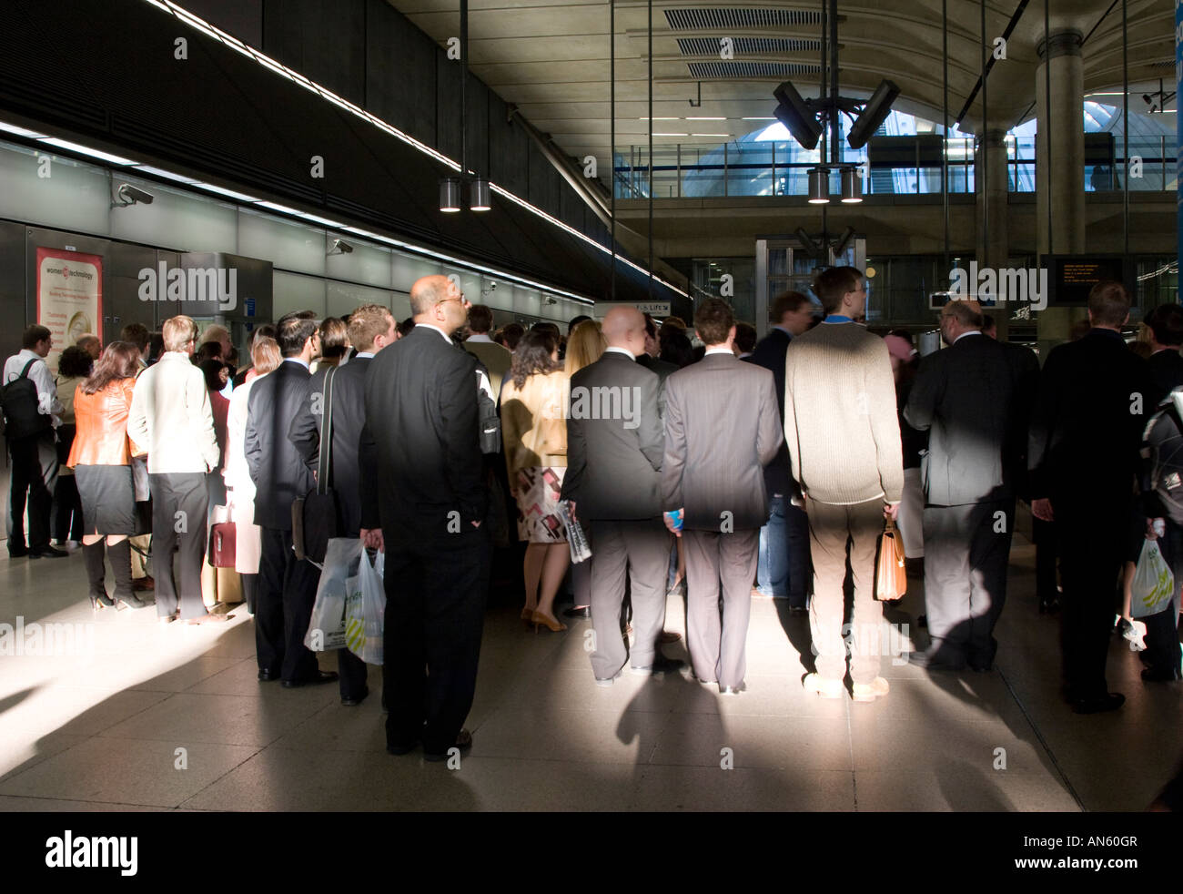 Overcrowding Canary wharf Underground station London Stock Photo - Alamy