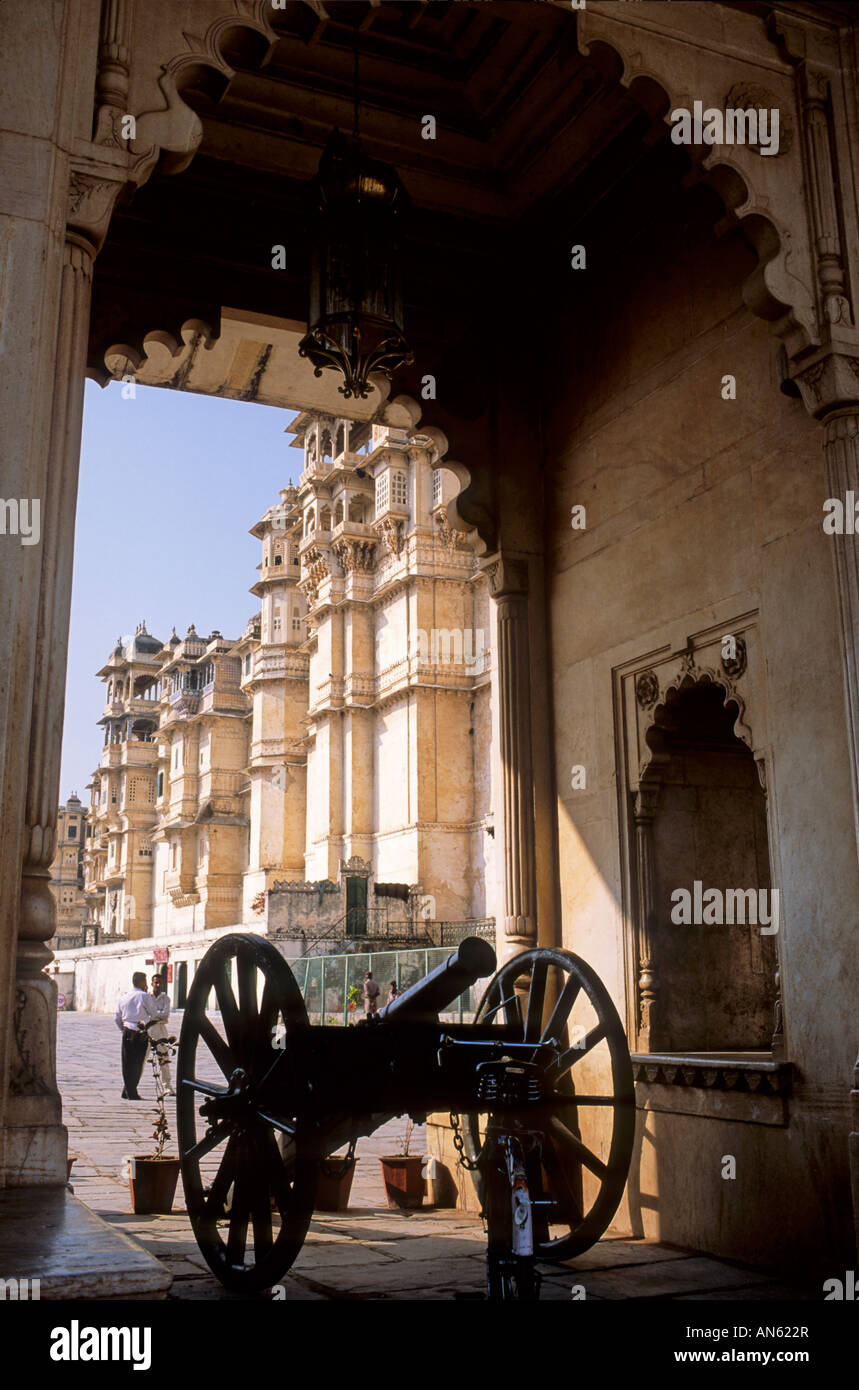 Udaipur city palace tripolia gate hi-res stock photography and images ...