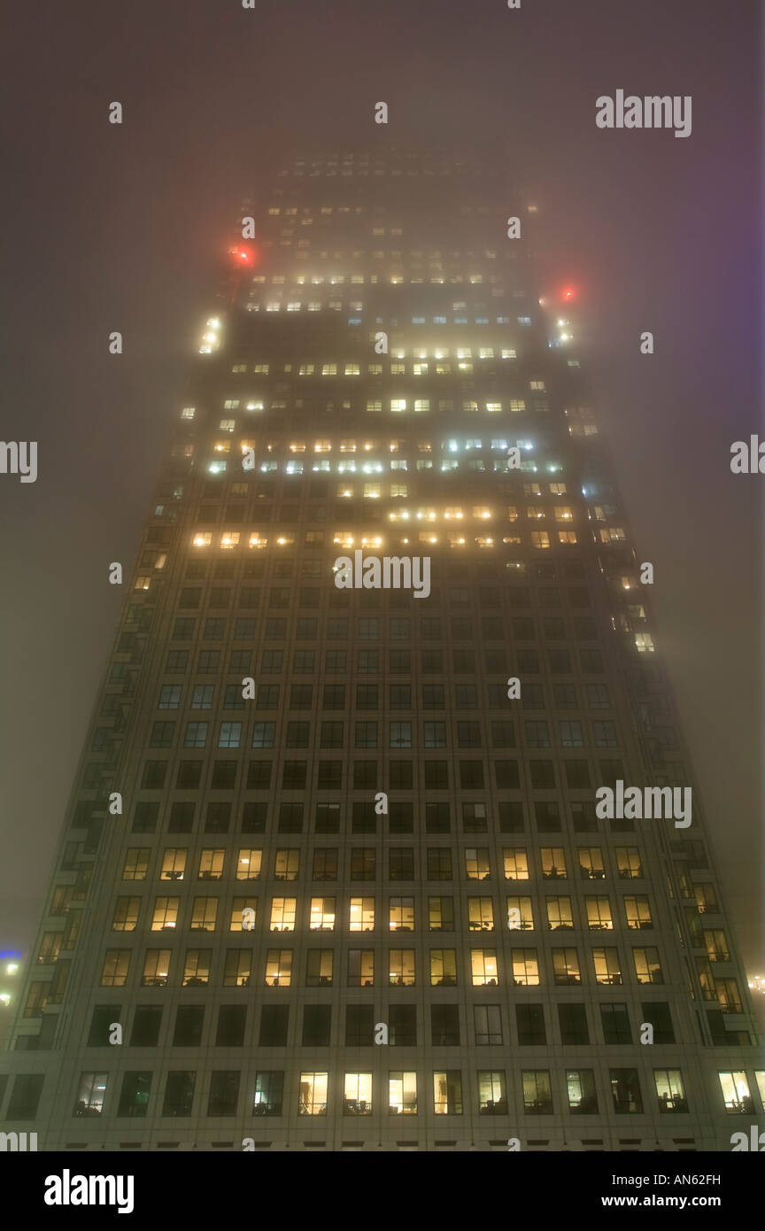 One Canada square, Canary wharf London Stock Photo - Alamy