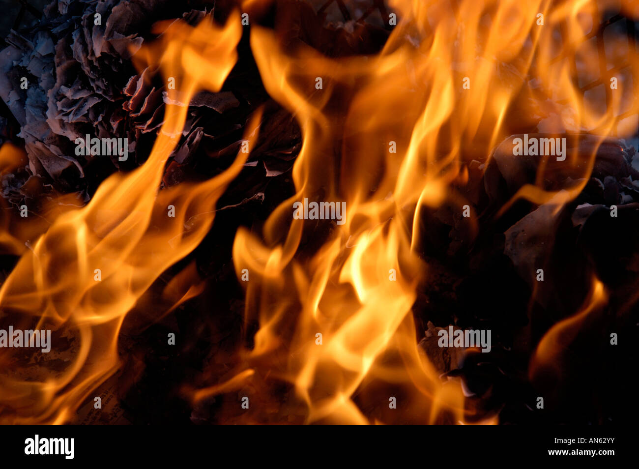 Fire burning paper hi-res stock photography and images - Alamy