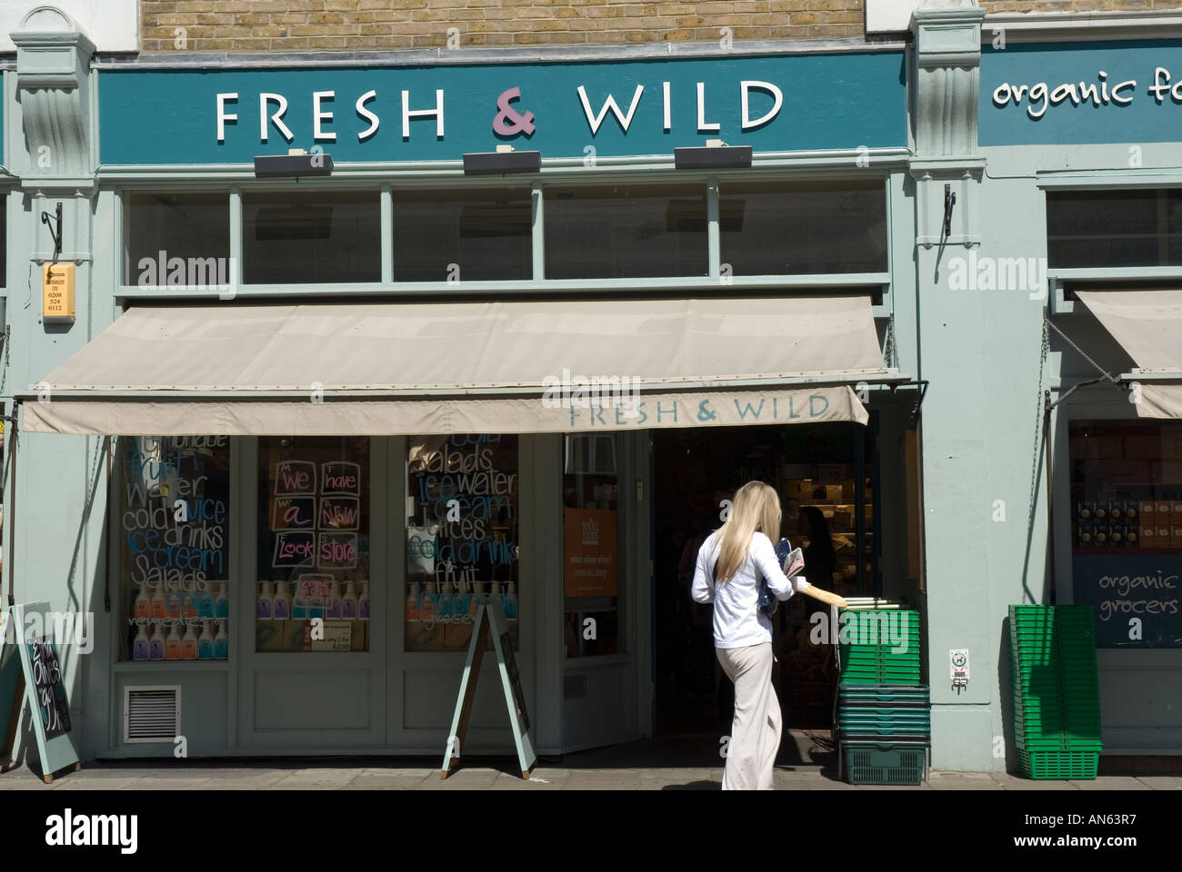 Stoke newington church street market hi-res stock photography and ...