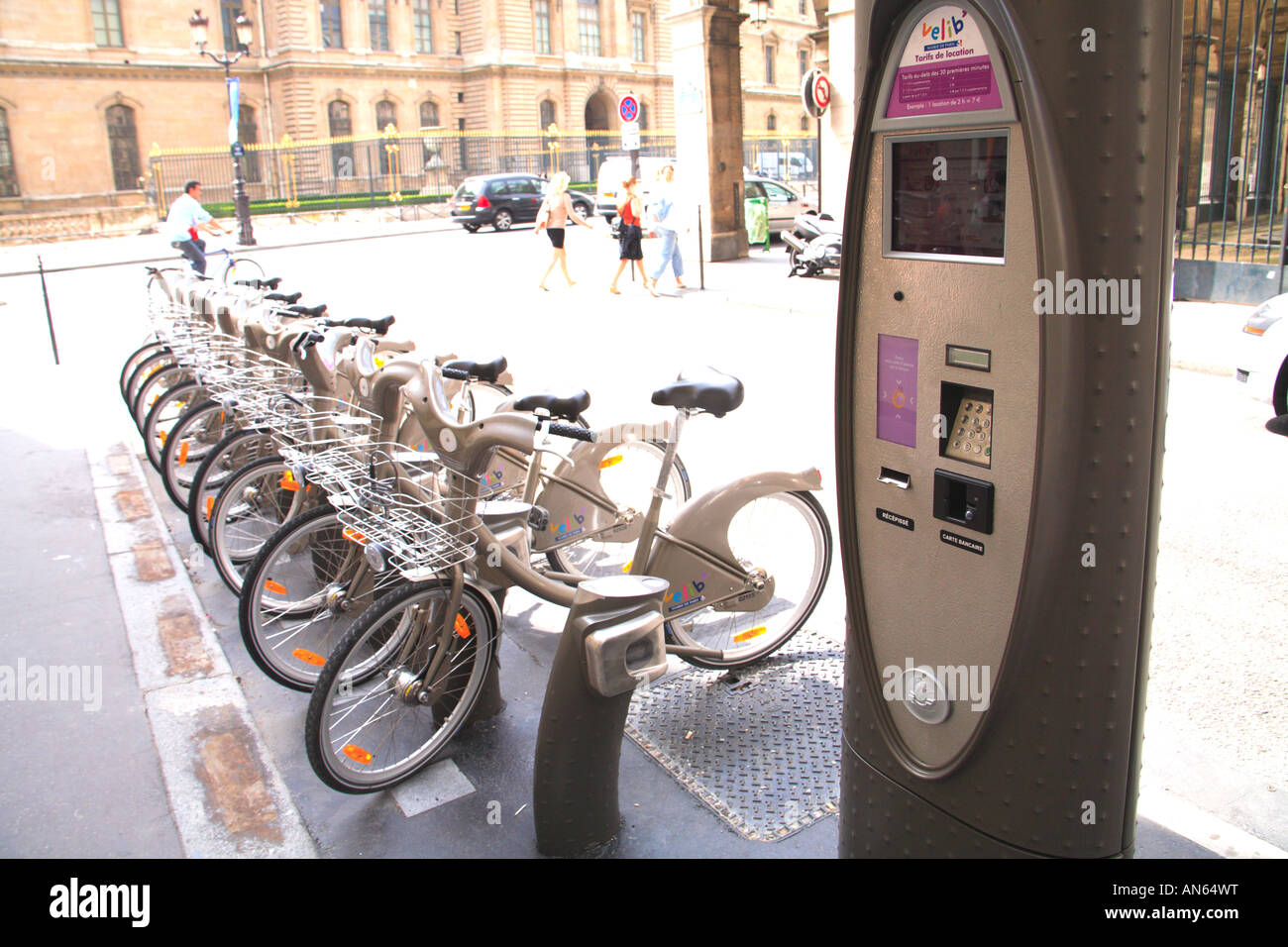 Paris France Velib Bike hire Stock Photo - Alamy