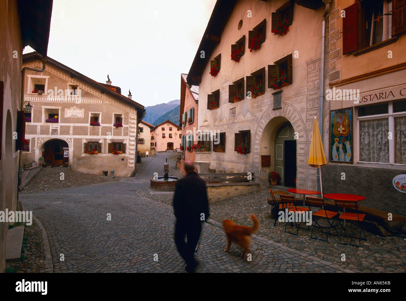 Guarda Bergdorf Engadin schweiz mountainvillage graubuenden switzerland ...