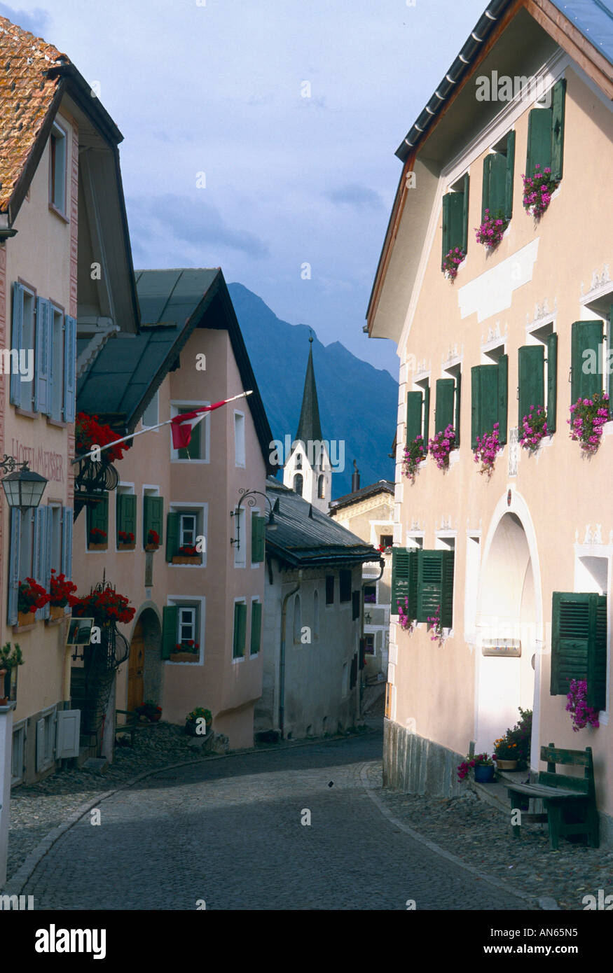 Guarda Bergdorf Engadin schweiz mountainvillage graubuenden switzerland ...