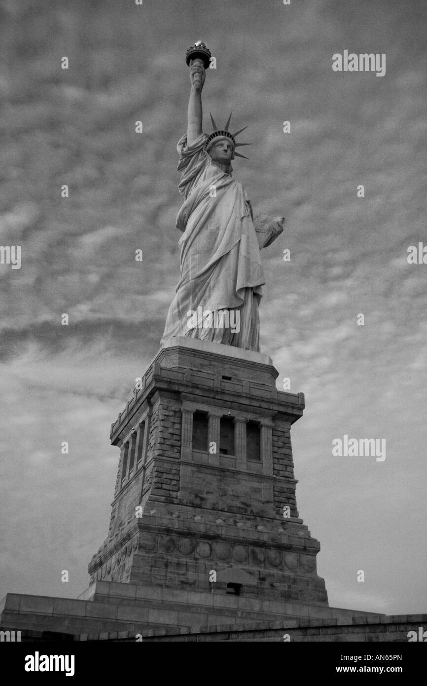 Circle line statue of liberty ferry hi-res stock photography and images ...