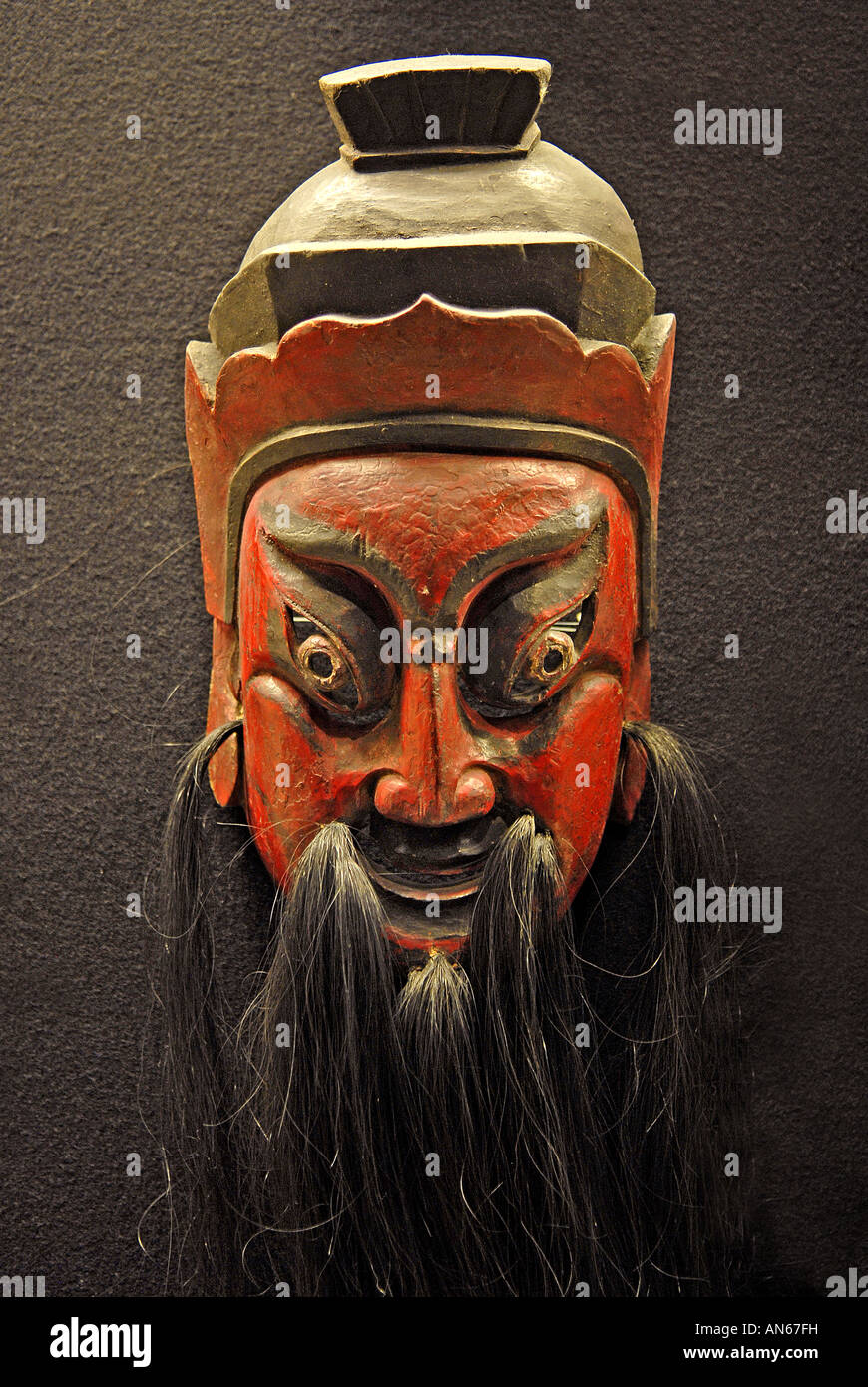 China shanghai museum chinese mask hi-res stock photography and images ...