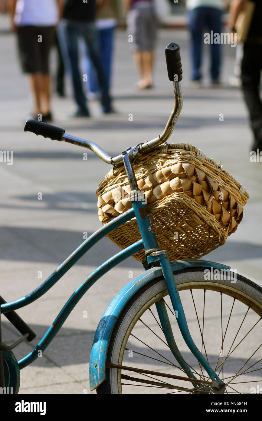 Old fashioned bike hi-res stock photography and images - Alamy