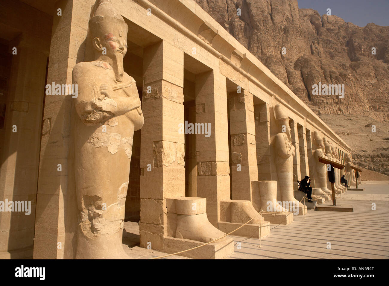 Egyptian temple guards hi-res stock photography and images - Alamy