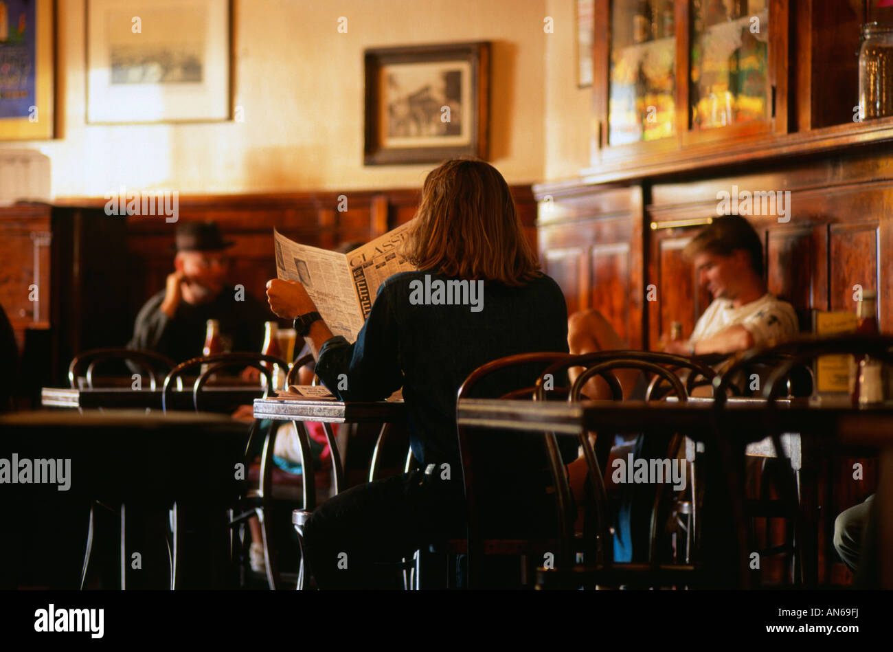 Reading pubs hi-res stock photography and images - Alamy