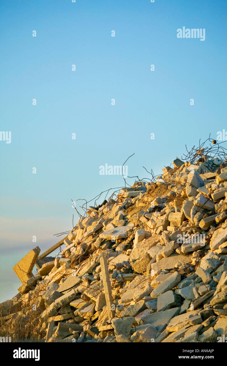 Rubble Pile Stock Photos & Rubble Pile Stock Images - Alamy