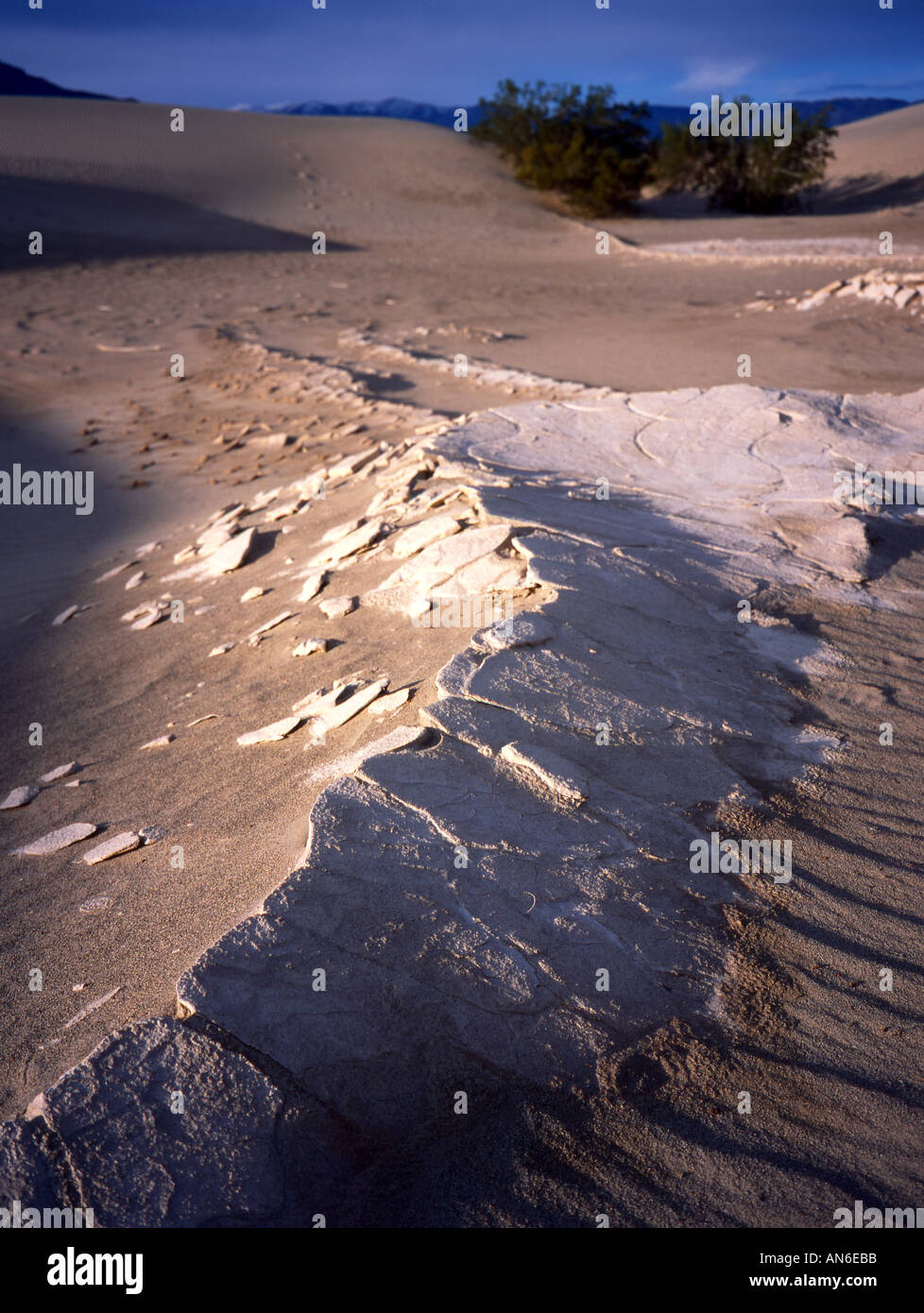 Rock designs in the Death Valley Sand Stock Photo - Alamy