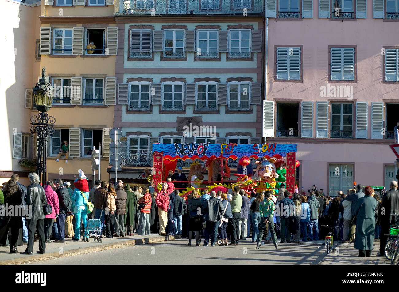 France festival colourful parade hi-res stock photography and images ...