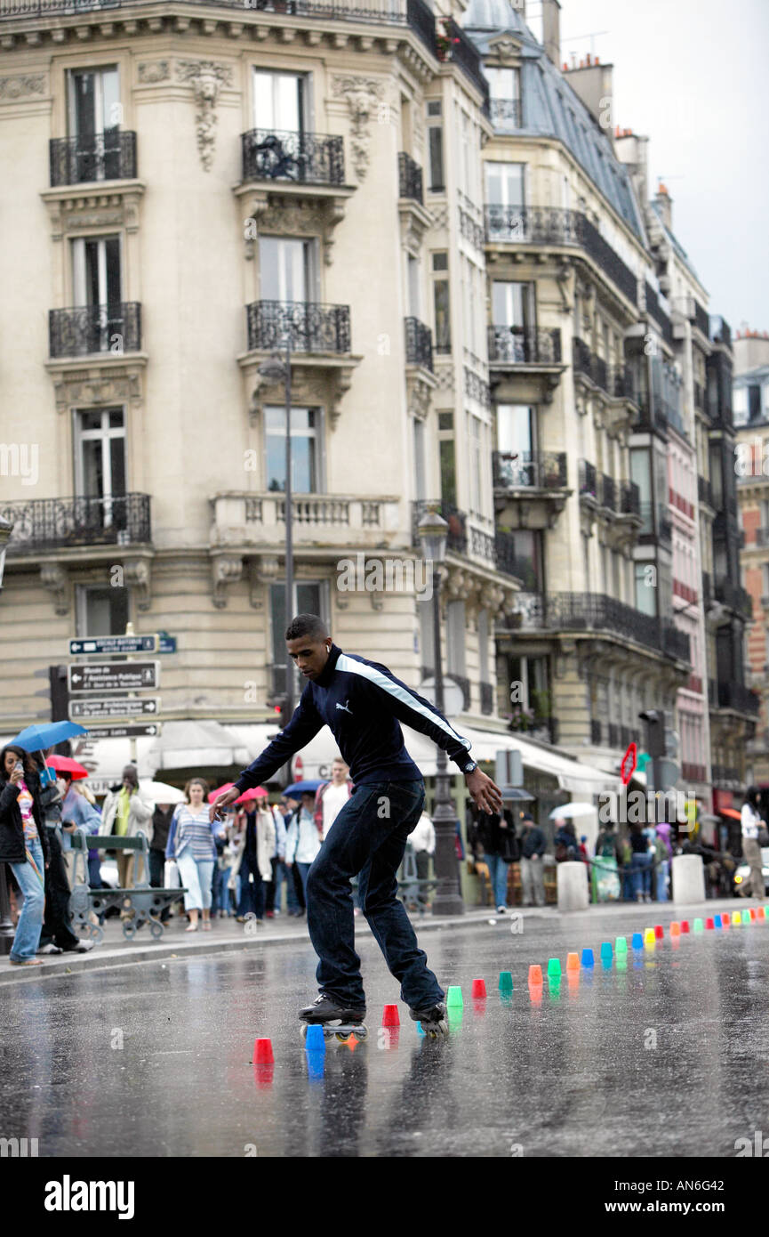 Rollerblade paris hi-res stock photography and images - Alamy