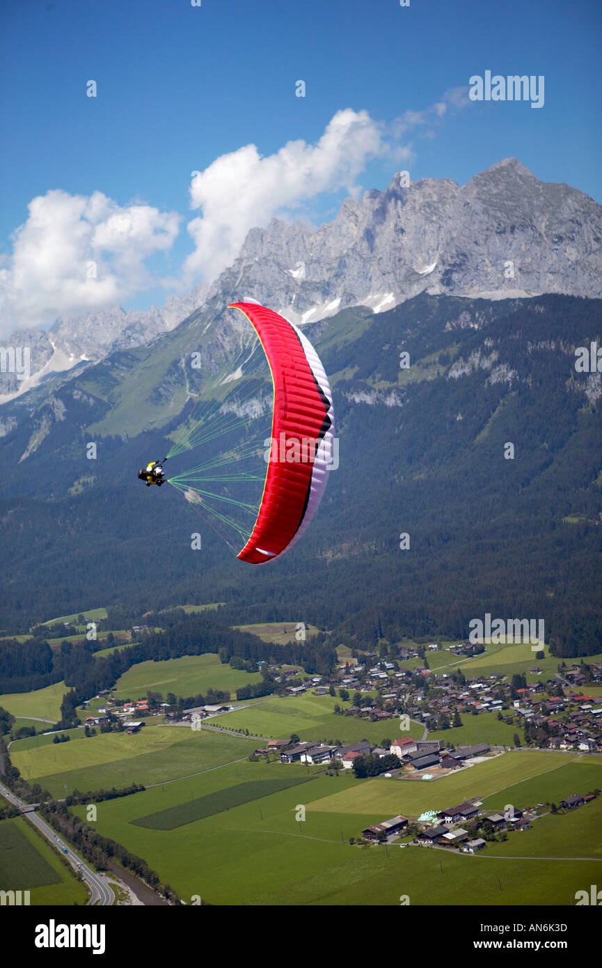Paragliding parapenting St Johann Austria Young people having fun ...