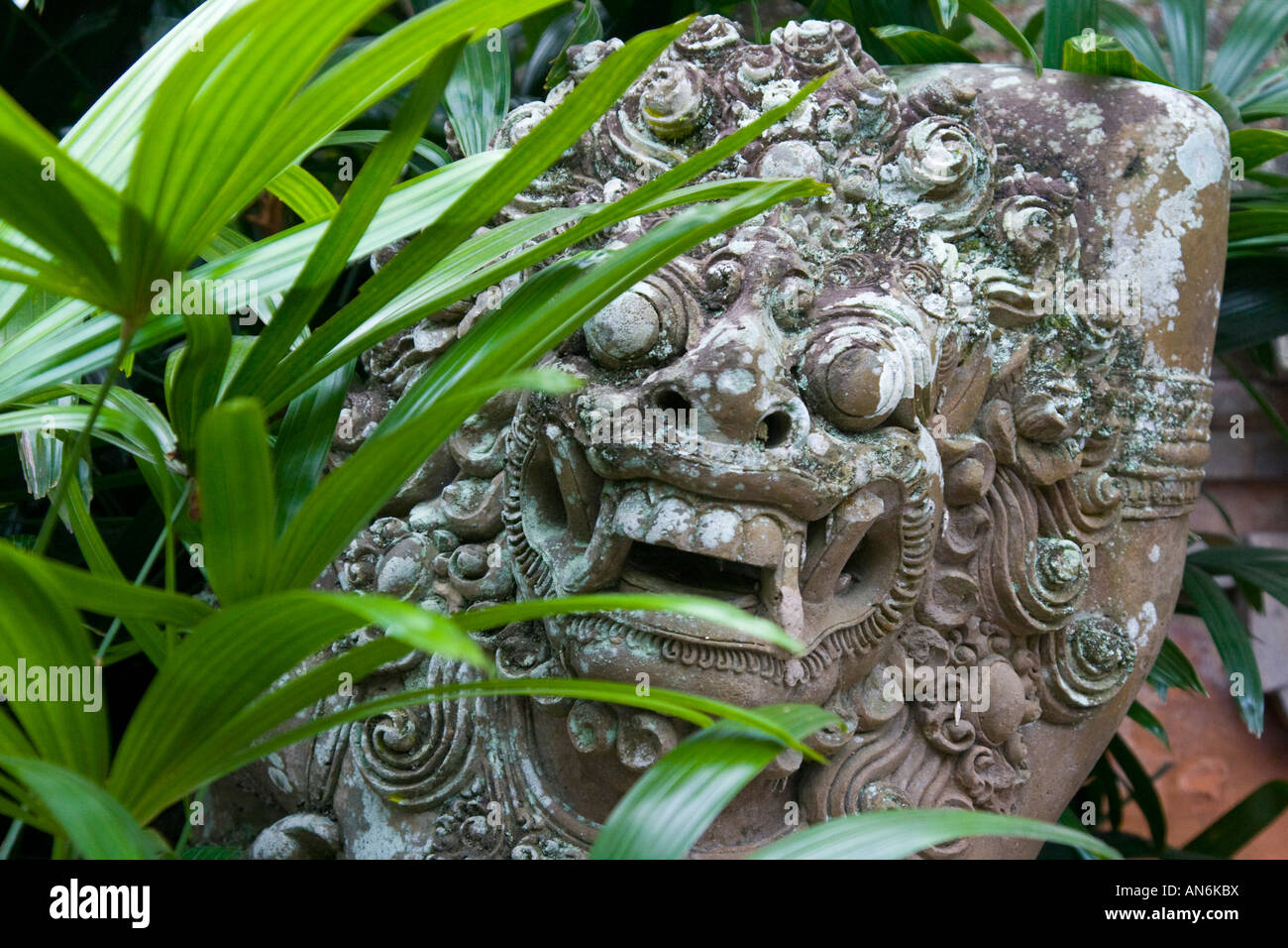 Scary statue hi-res stock photography and images - Alamy