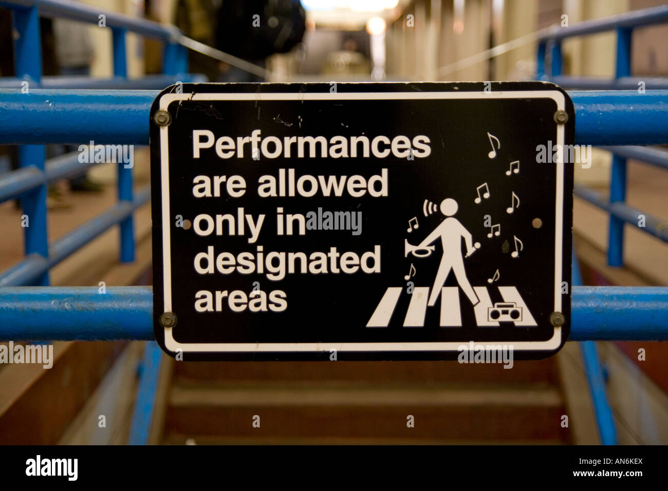 Chicago metro sign hi-res stock photography and images - Alamy