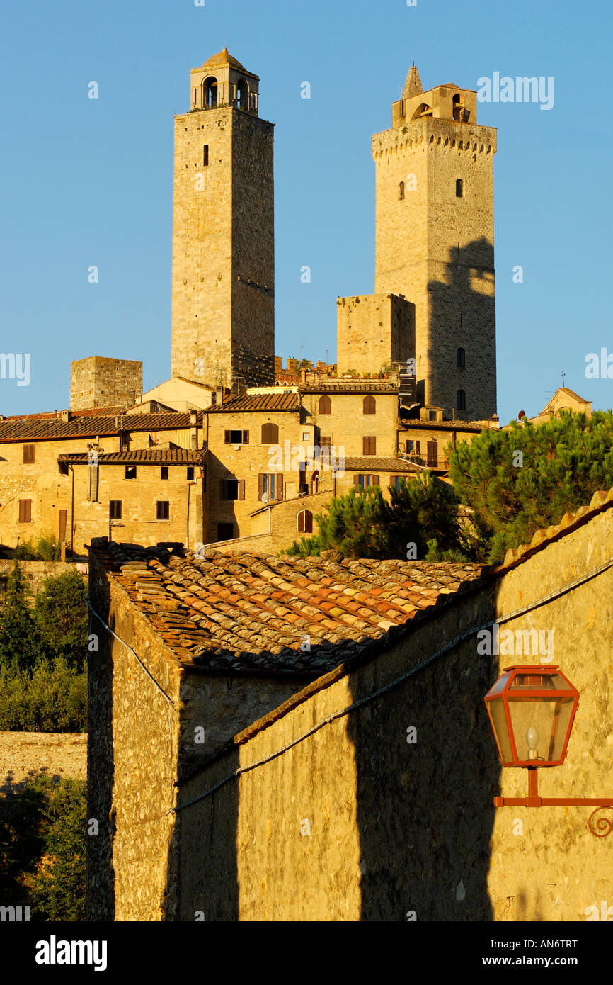 Rectangular towers medieval hi-res stock photography and images - Alamy