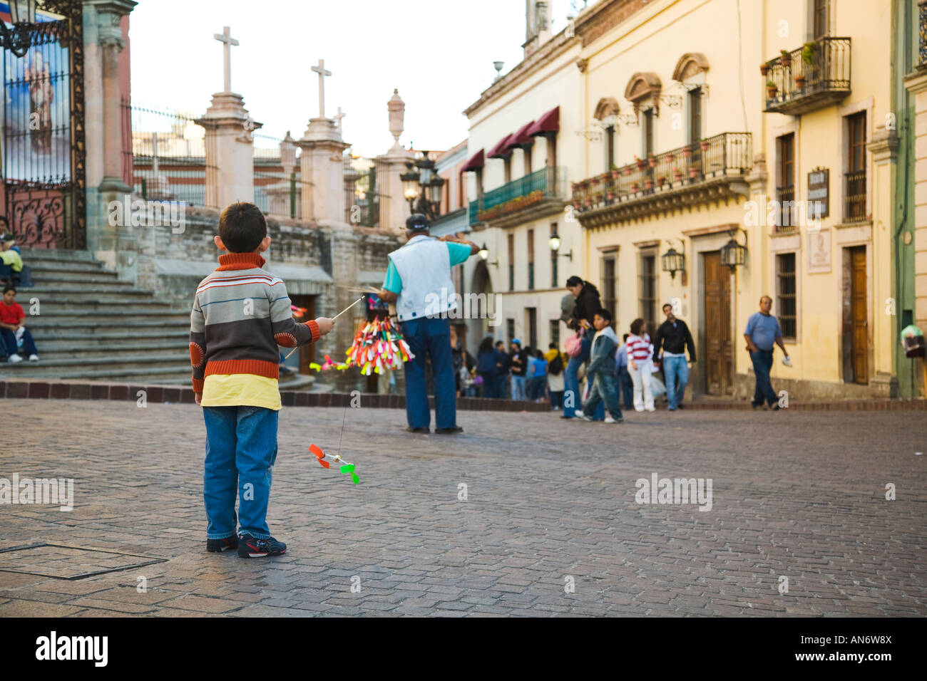 Street vendor boy hi-res stock photography and images - Alamy