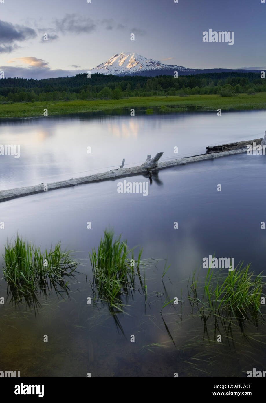 Mt adams sunset hi-res stock photography and images - Alamy