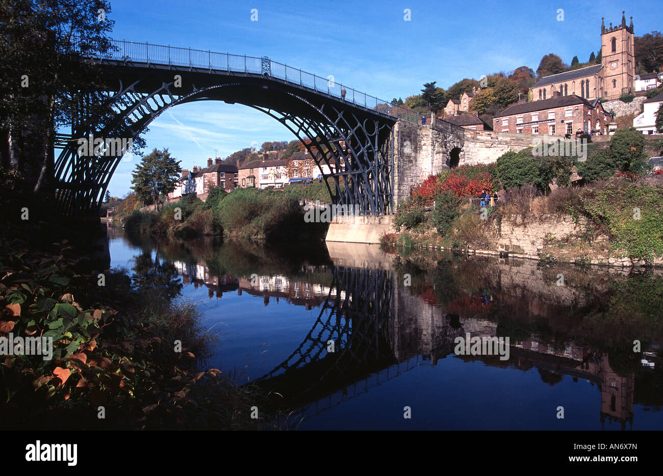 The Iron Bridge crosses the River Severn at the Ironbridge Gorge ...