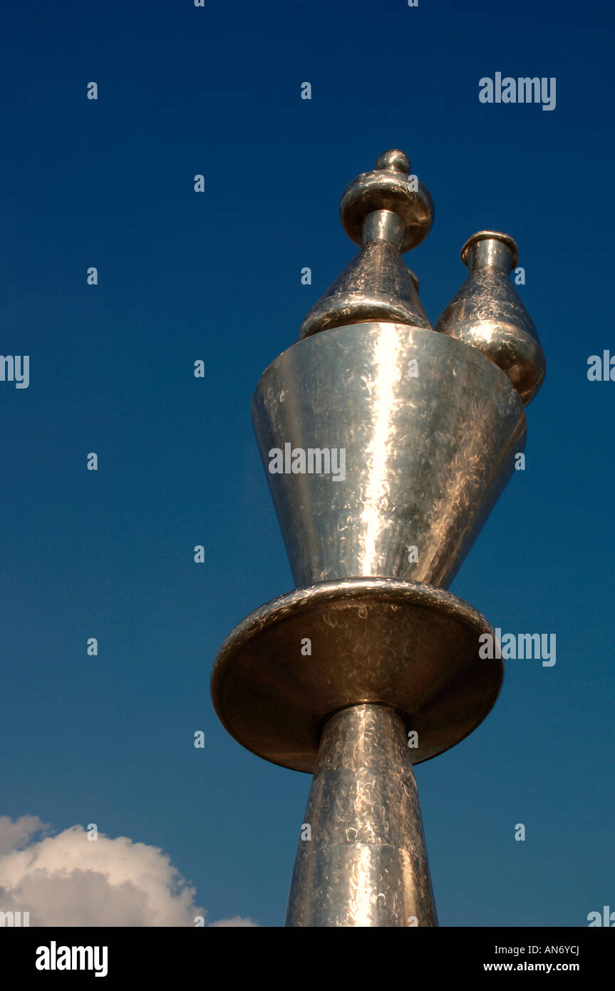 Surreal metal sculpture hi-res stock photography and images - Alamy