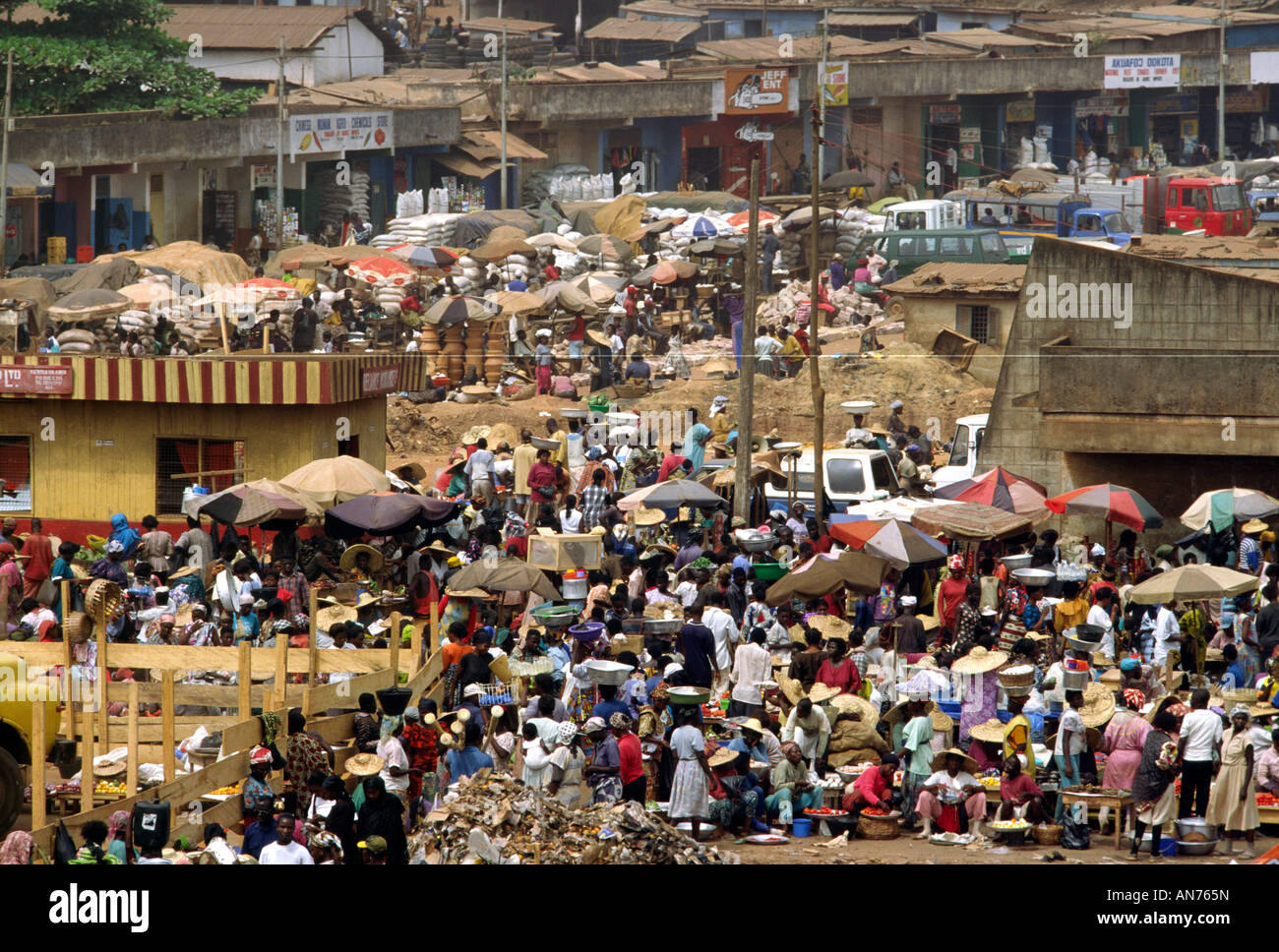 Kumasi market hi-res stock photography and images - Alamy
