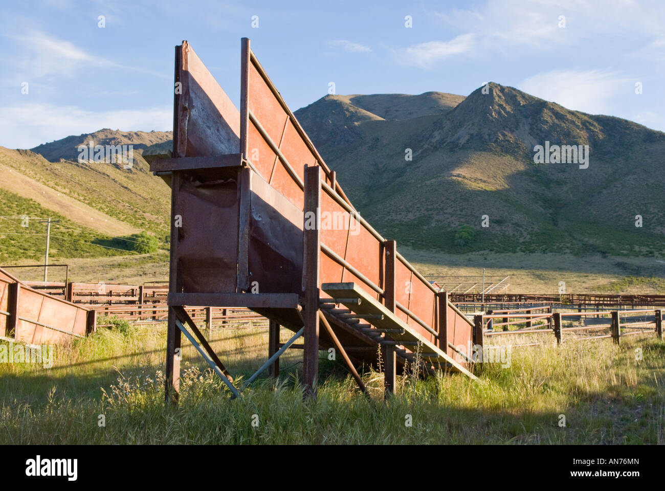 Yard ramps hi-res stock photography and images - Alamy