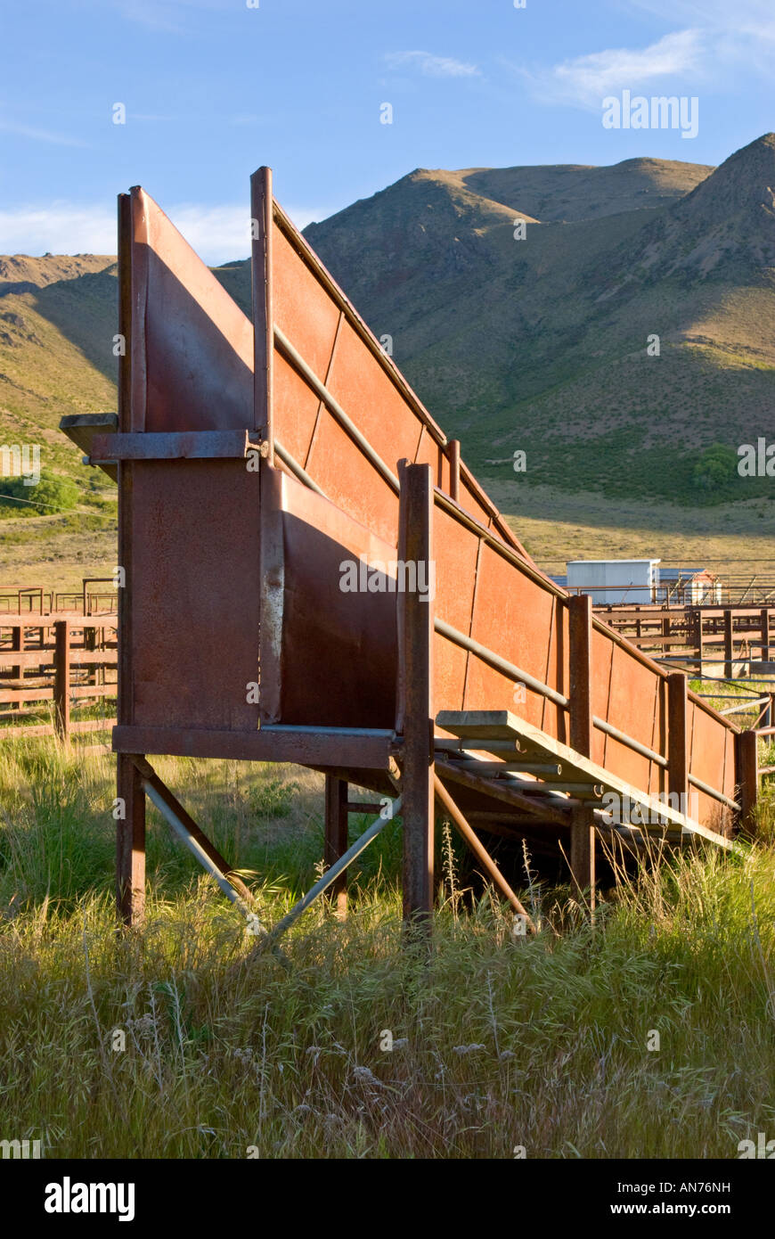 Yard ramps hi-res stock photography and images - Alamy