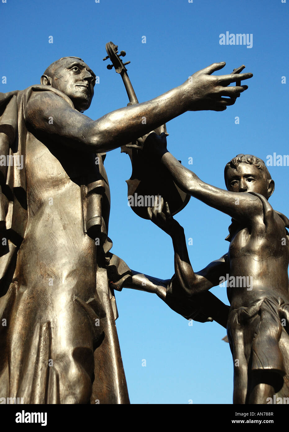 The Stradivari statue in Cremona, Italy Stock Photo - Alamy
