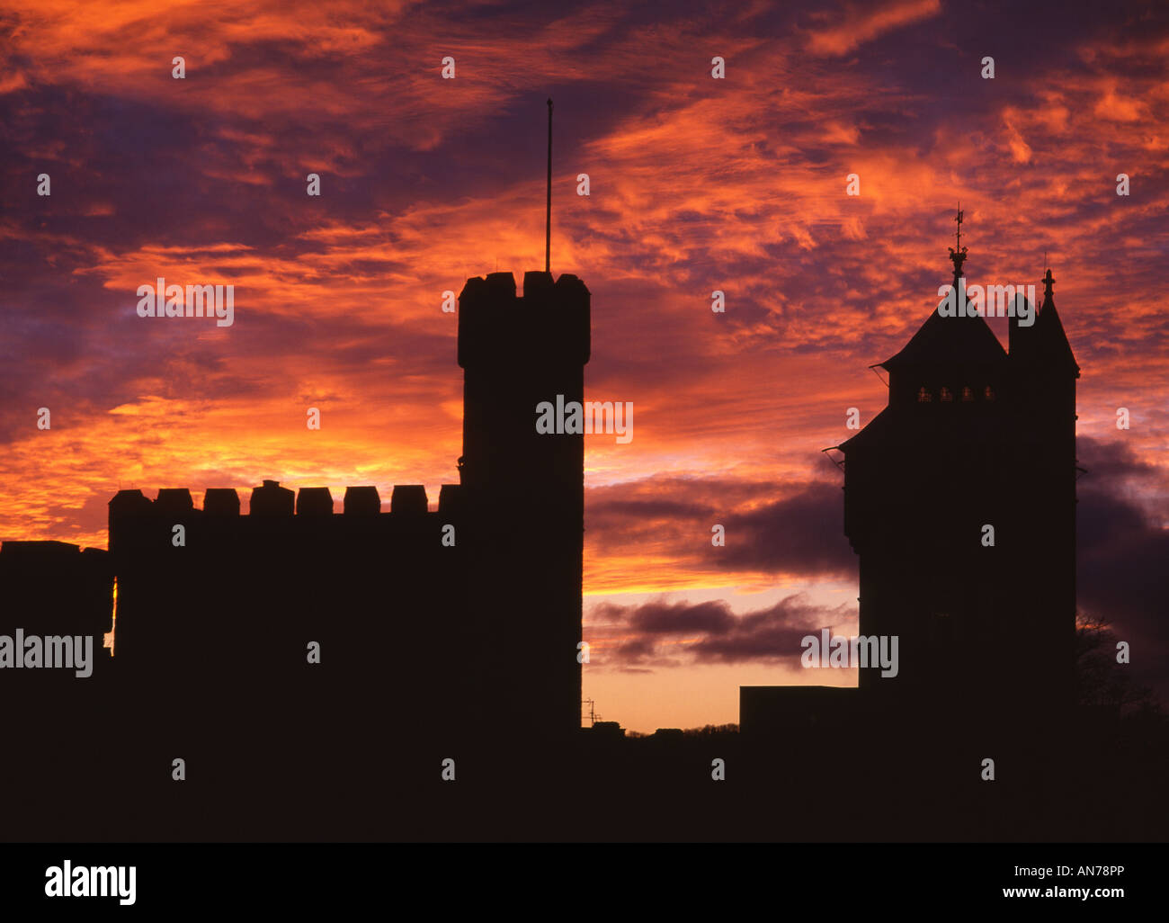 Cardiff castle winter cardiff wales hi-res stock photography and images ...