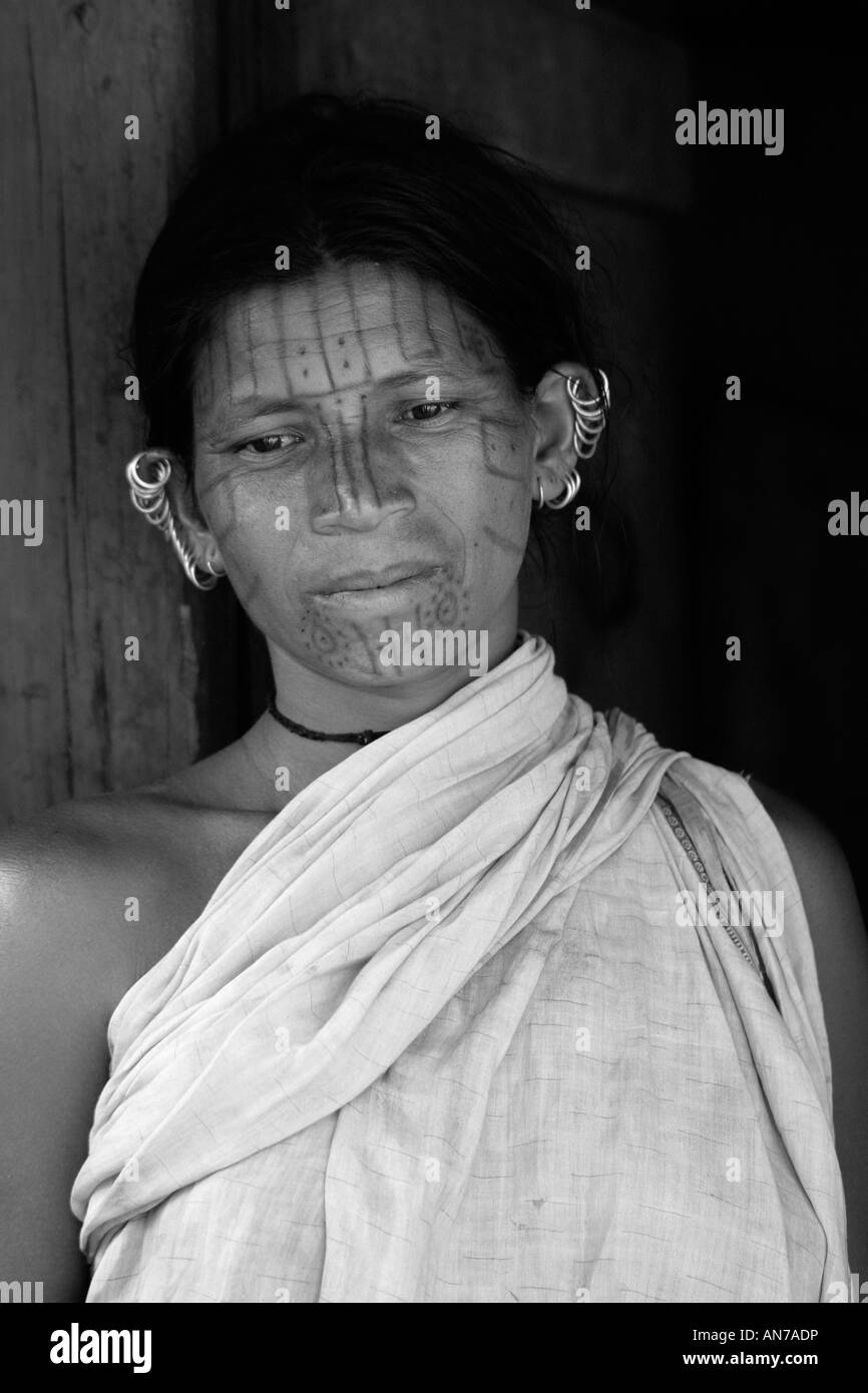 Tribeswoman at a Kutia Kondh village near Baliguda, Orissa, India Stock ...