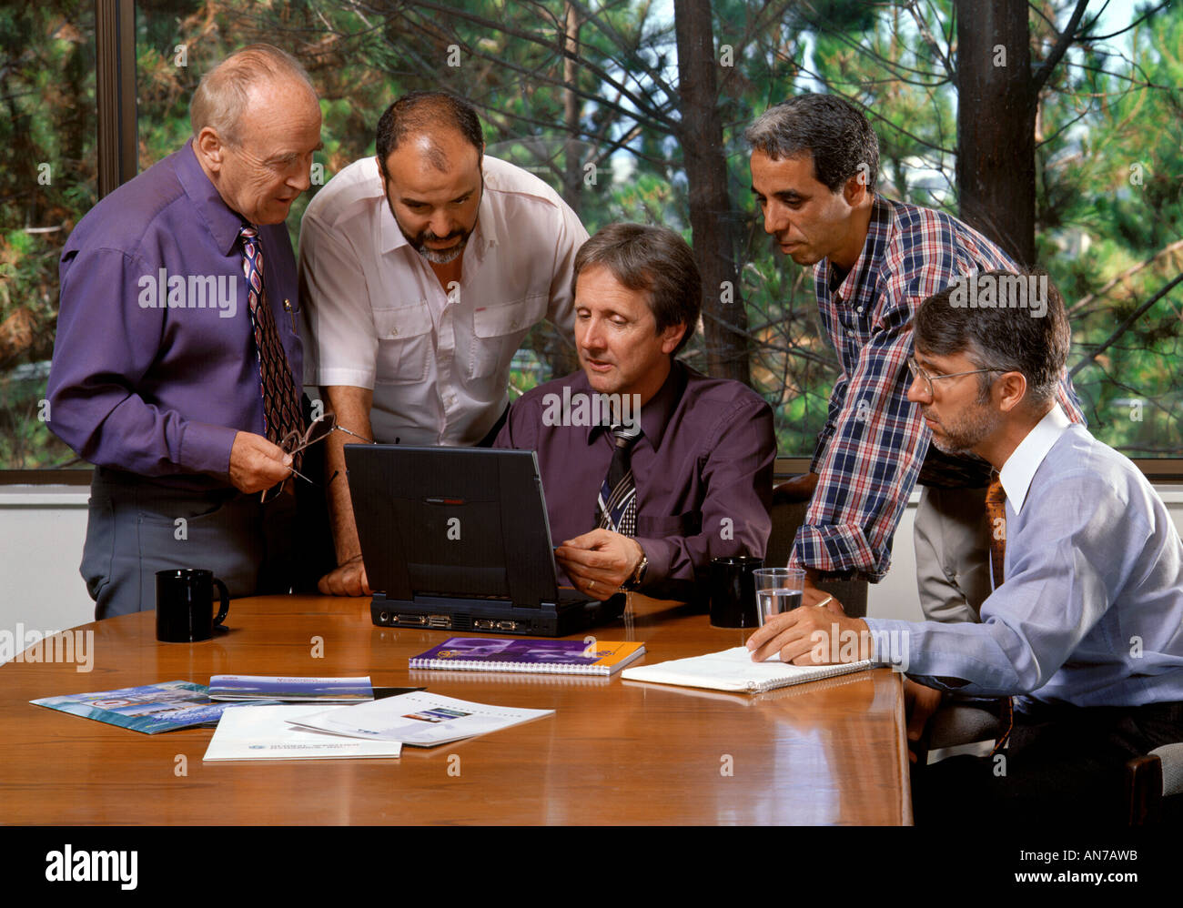 Boardroom meeting hi hi-res stock photography and images - Alamy