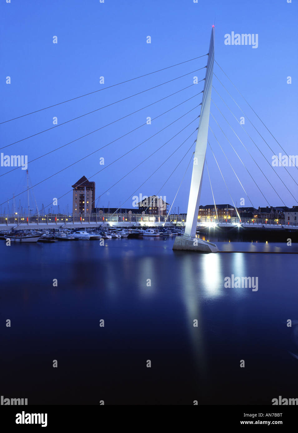 SA1 Sail Bridge, Marina and river Tawe at night Marina Swansea South ...