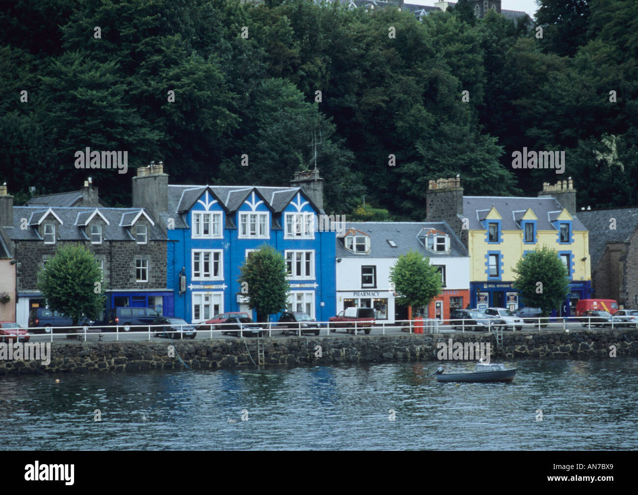 Tobermory on the isle of Mull off the west coast of Scotland Stock ...