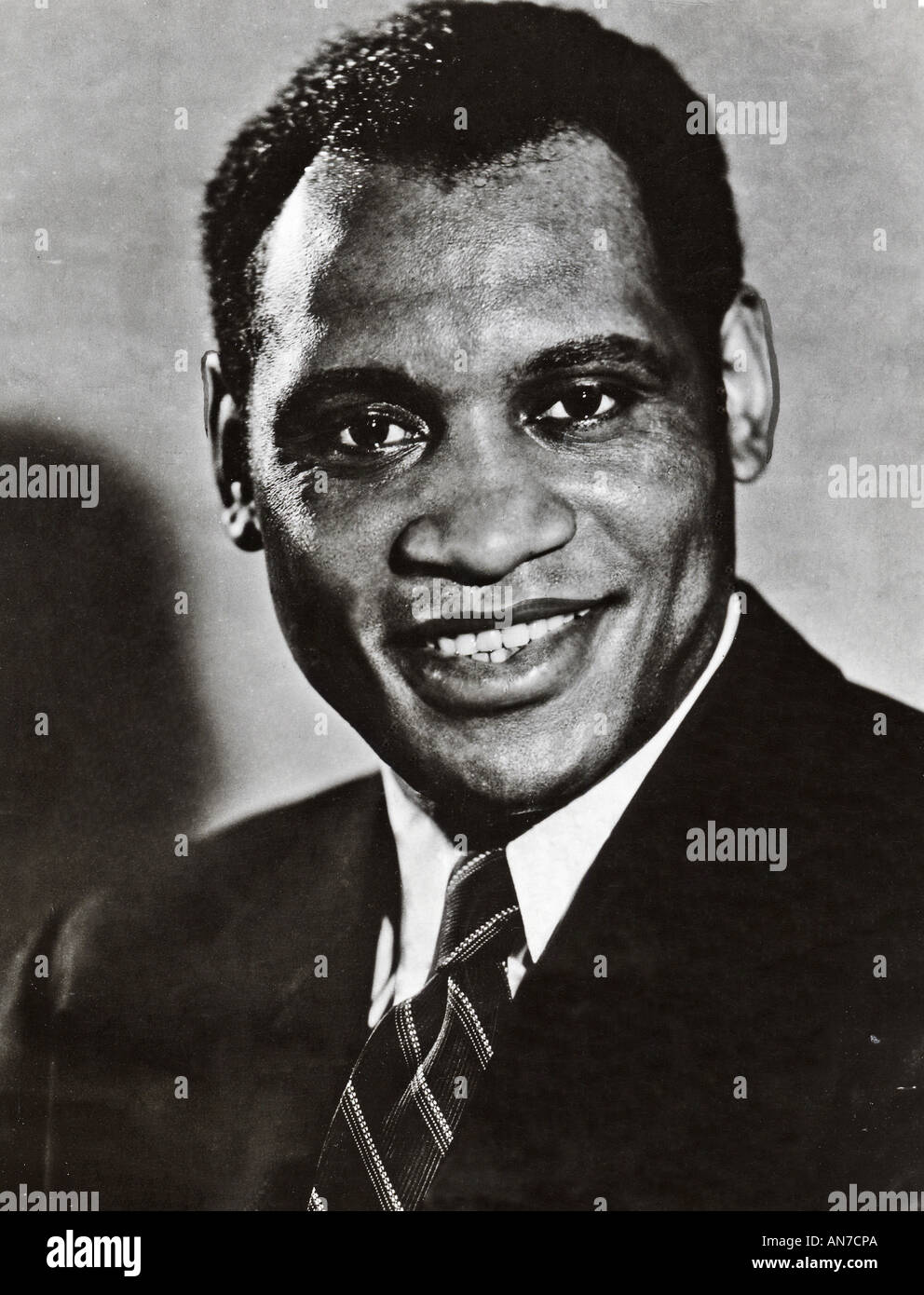 PAUL ROBESON US singer actor Stock Photo - Alamy
