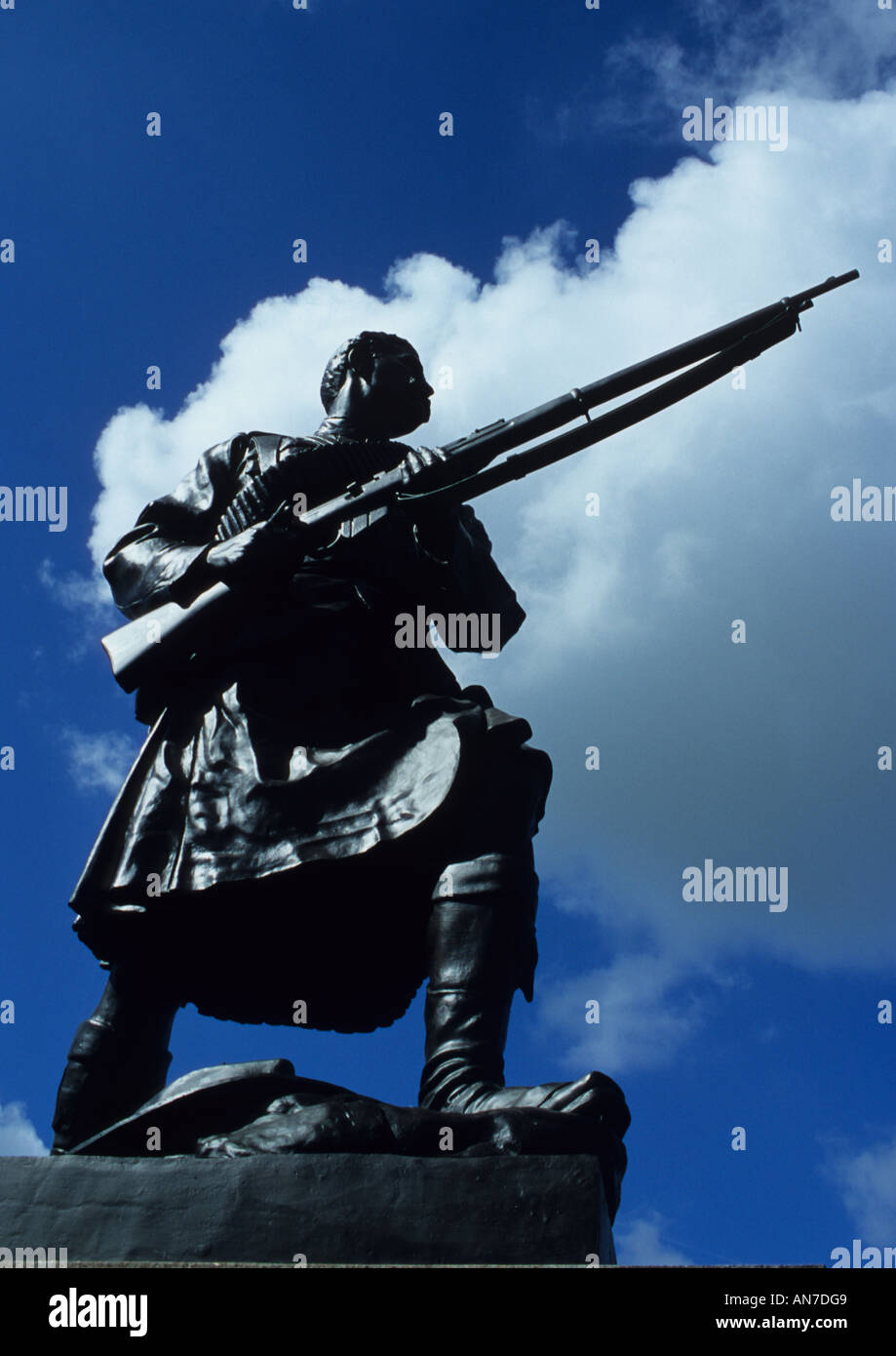 The Memorial To The Argyll And Sutherland Highlanders on The Castle ...