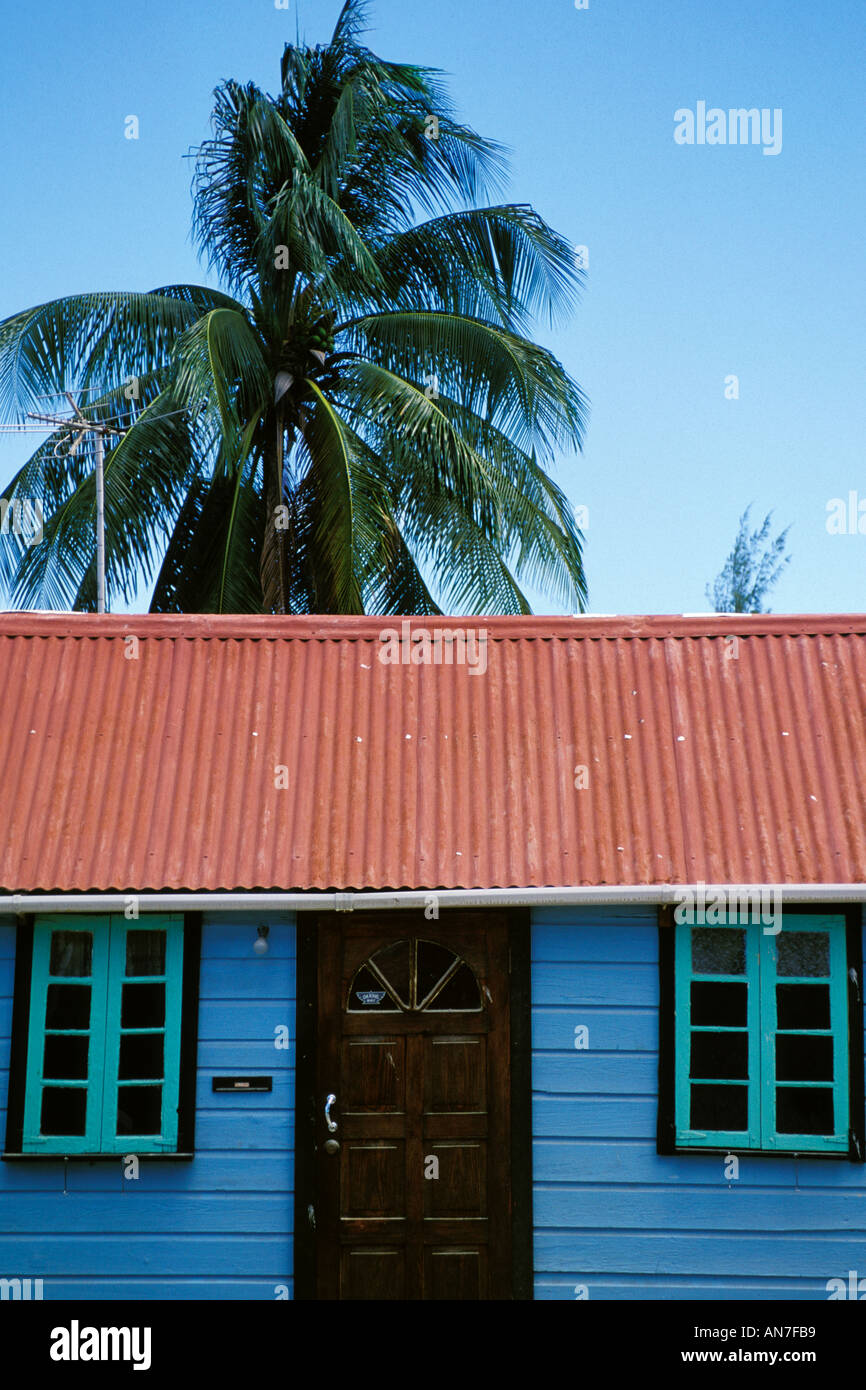 Old chattel house hi-res stock photography and images - Alamy