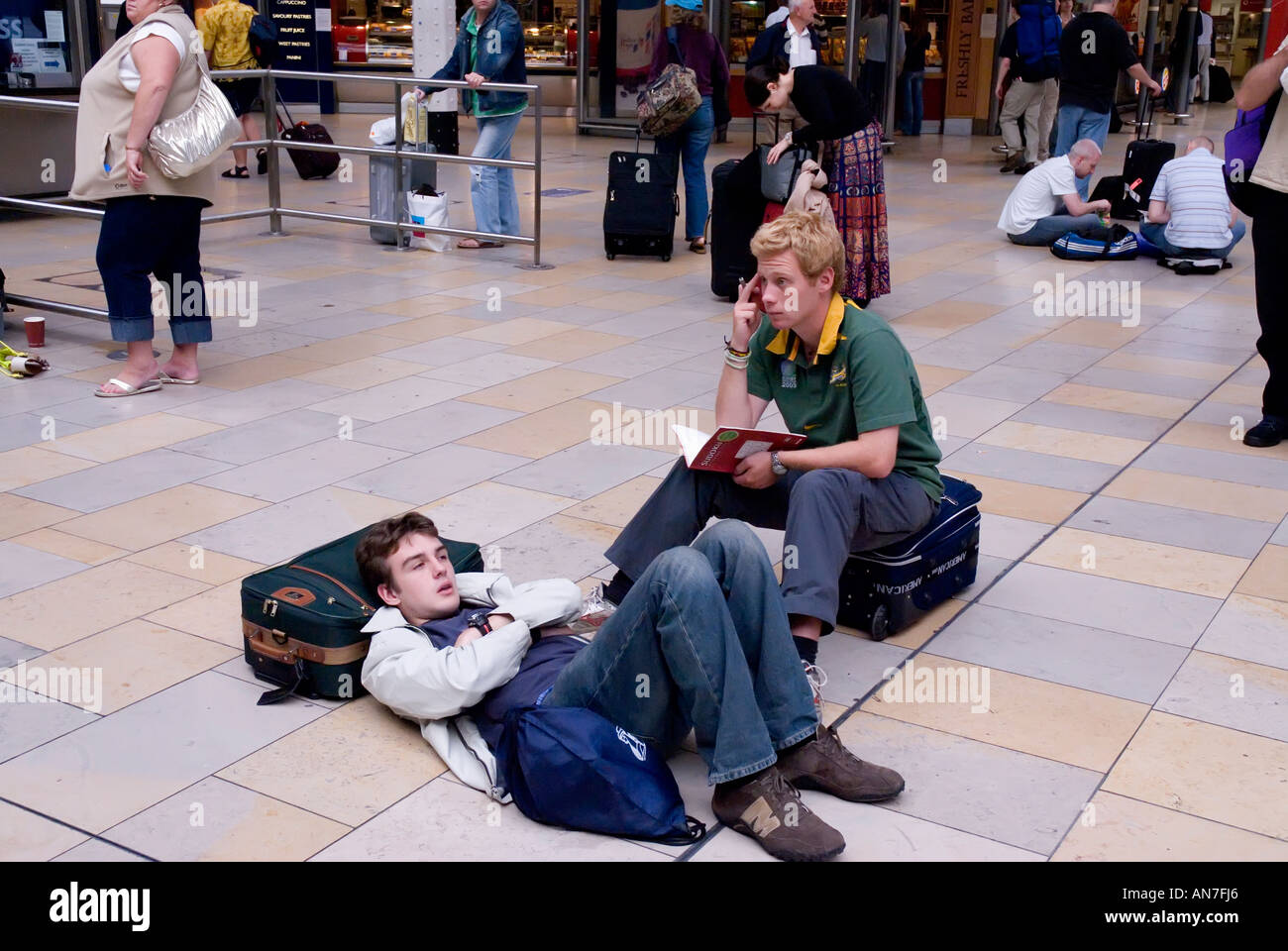 Train Delays Hi res Stock Photography And Images Alamy train-delays-hi-res-stock-photography-and-images-alamy