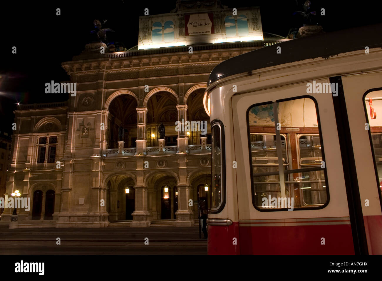 The Opera House In Vienna High Resolution Stock Photography and Images ...