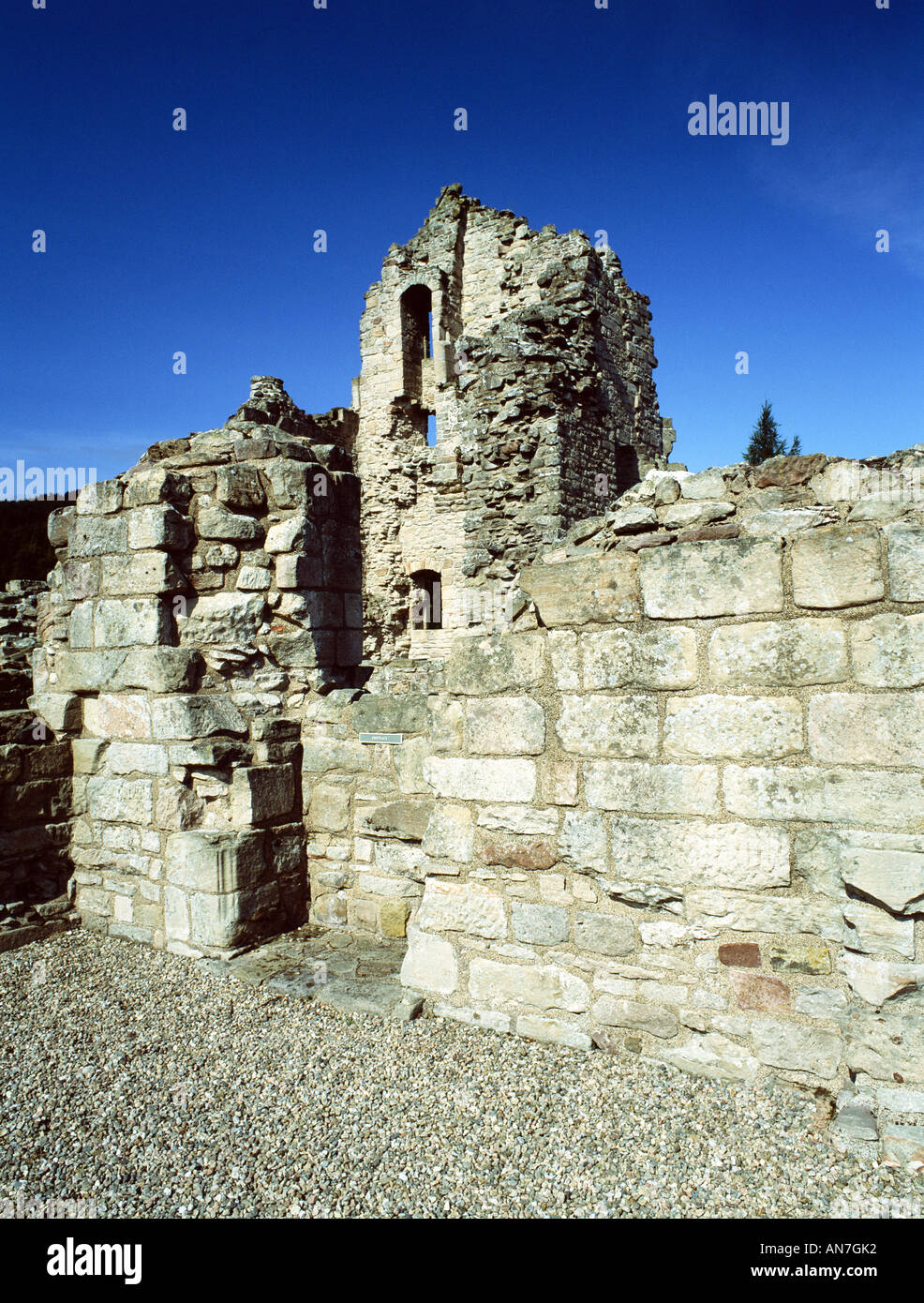 The Elphinstone Tower of 13th century Kildrummy Castle ruins Stock ...