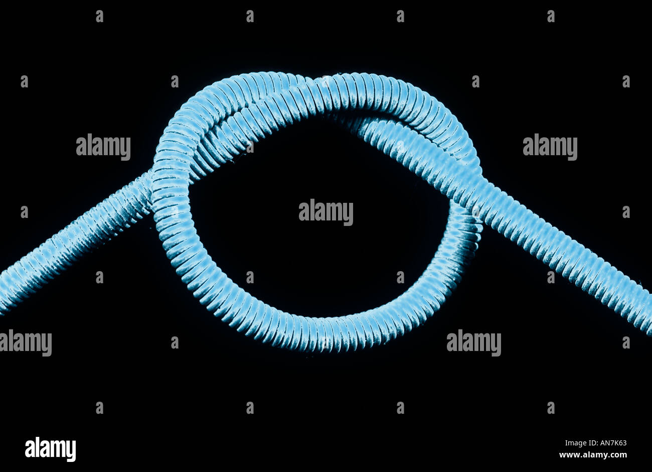 Wire knot hi-res stock photography and images - Alamy