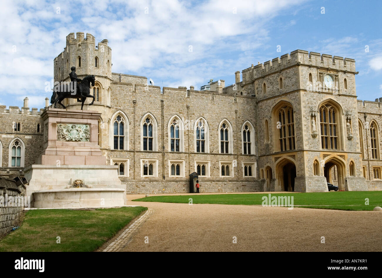 Windsor castle estate hi-res stock photography and images - Alamy