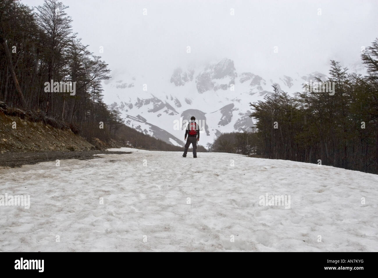 Distant figure hi-res stock photography and images - Alamy