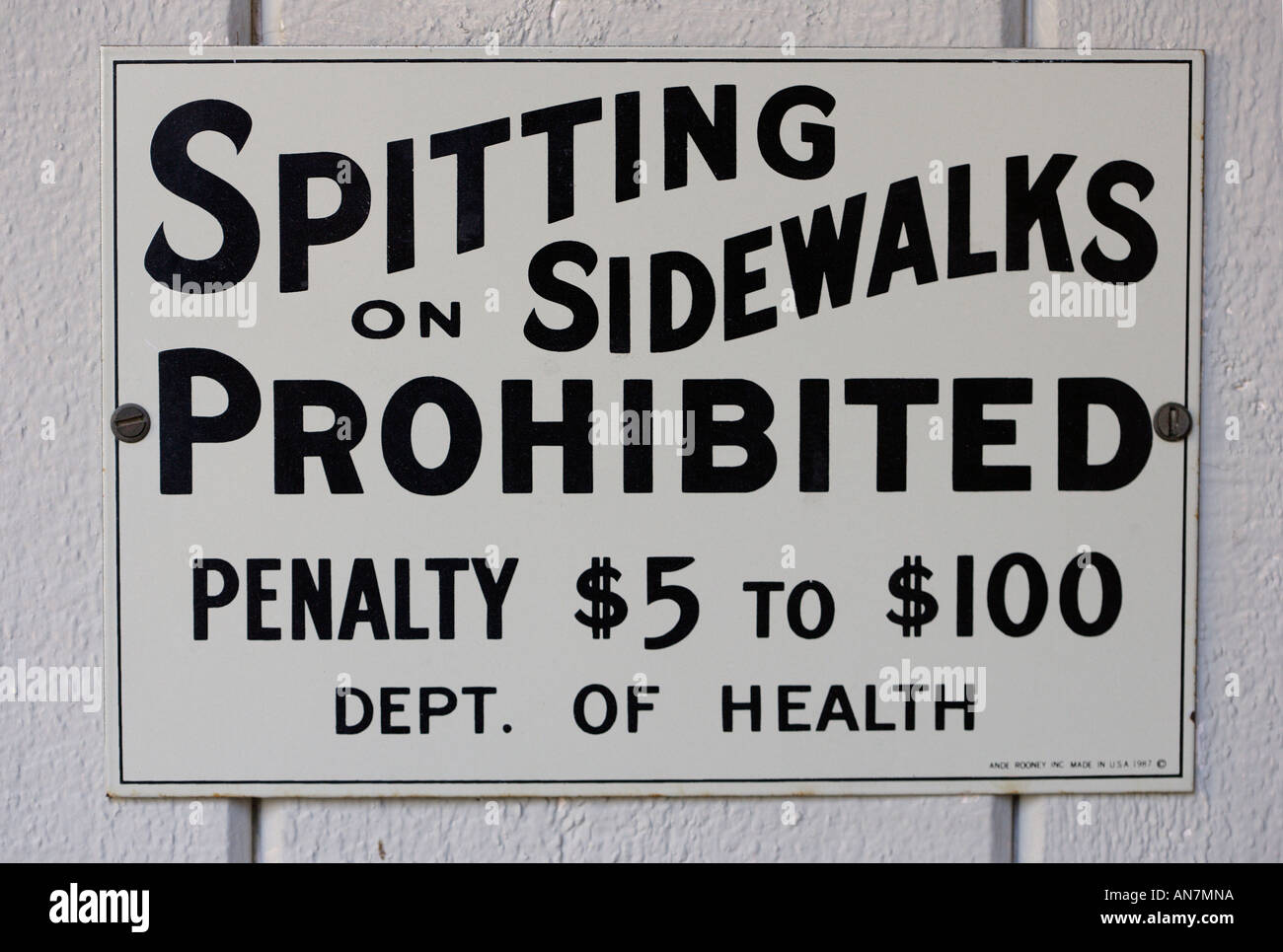 No spitting sign hi-res stock photography and images - Alamy