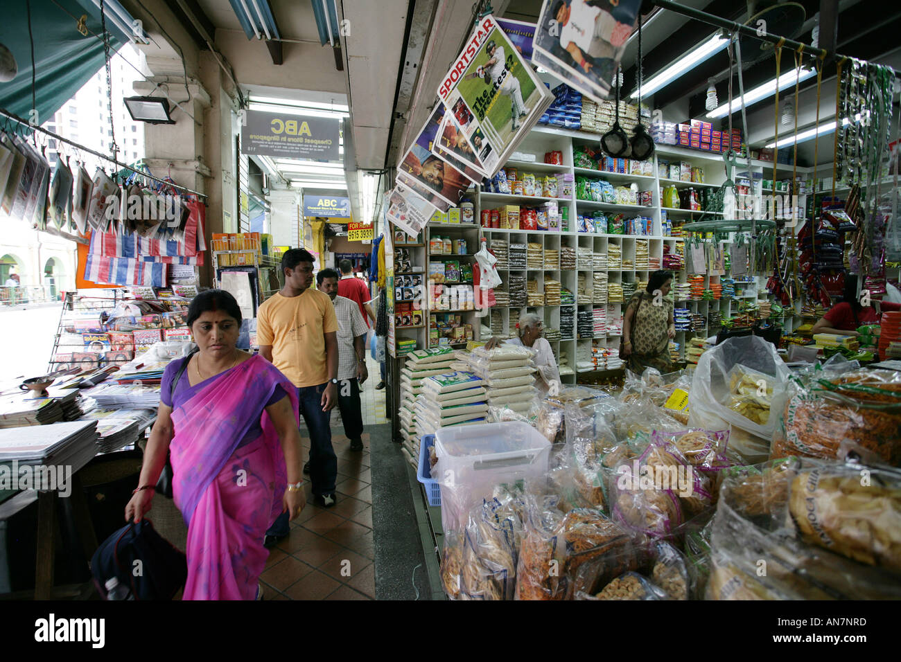 Little india indian quarter hi-res stock photography and images - Alamy