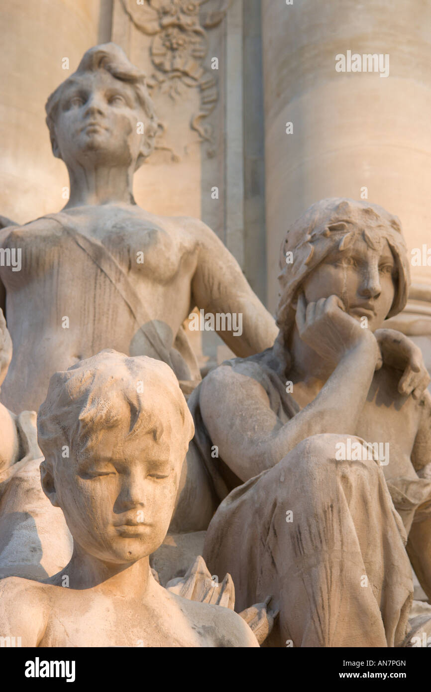 Statues At Le Petit Palais Paris France Stock Photo Alamy statues-at-le-petit-palais-paris-france-stock-photo-alamy