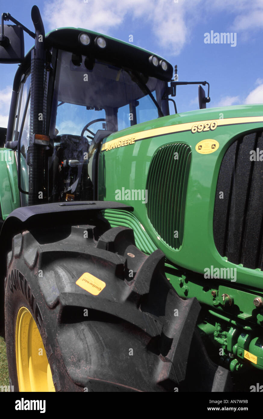 John deere 6920 tractor hi-res stock photography and images - Alamy