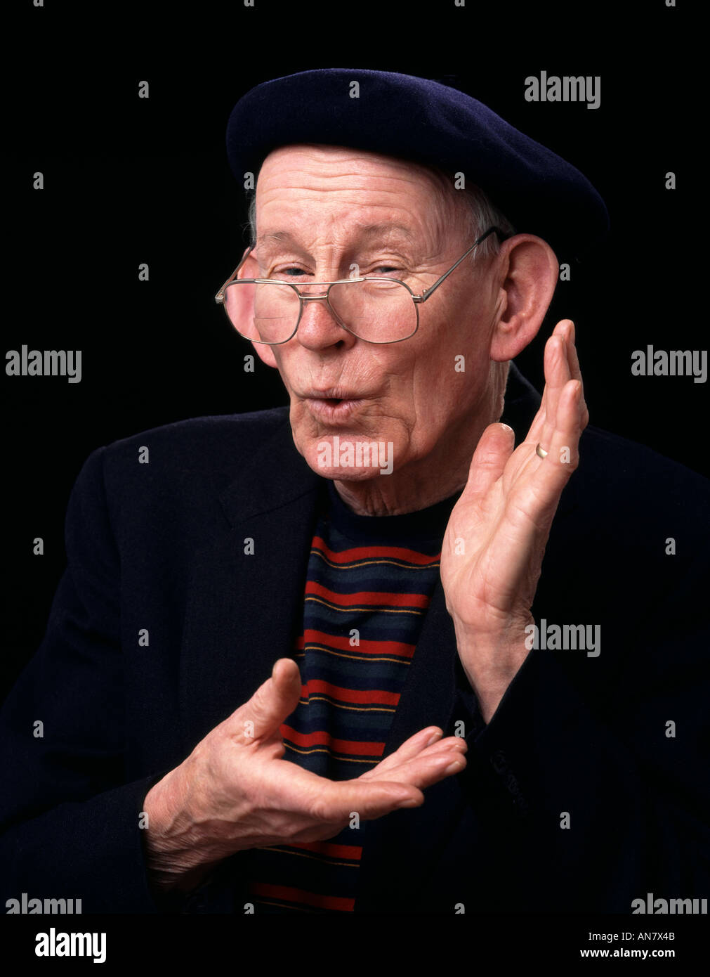 Frenchman beret hi-res stock photography and images - Alamy